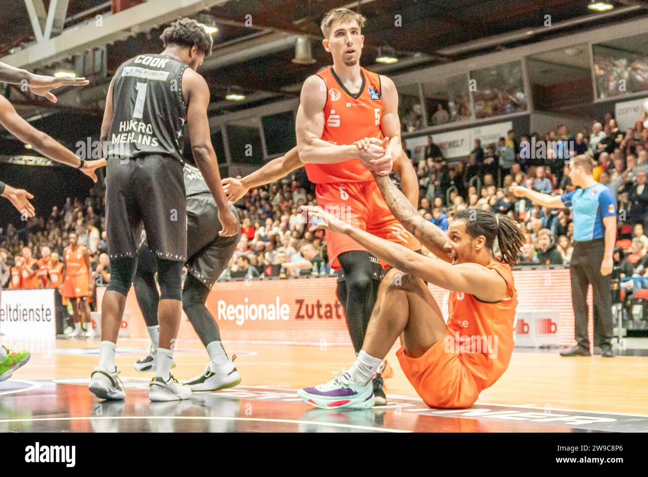 Chemnitz, Deutschland 26. Dezember 2023: 1.BBL - 2023/2024 - Niners ...