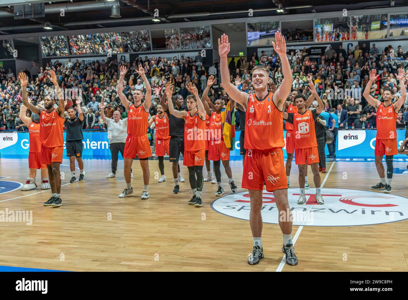 Chemnitz, Deutschland 26. Dezember 2023: 1.BBL - 2023/2024 - Niners ...