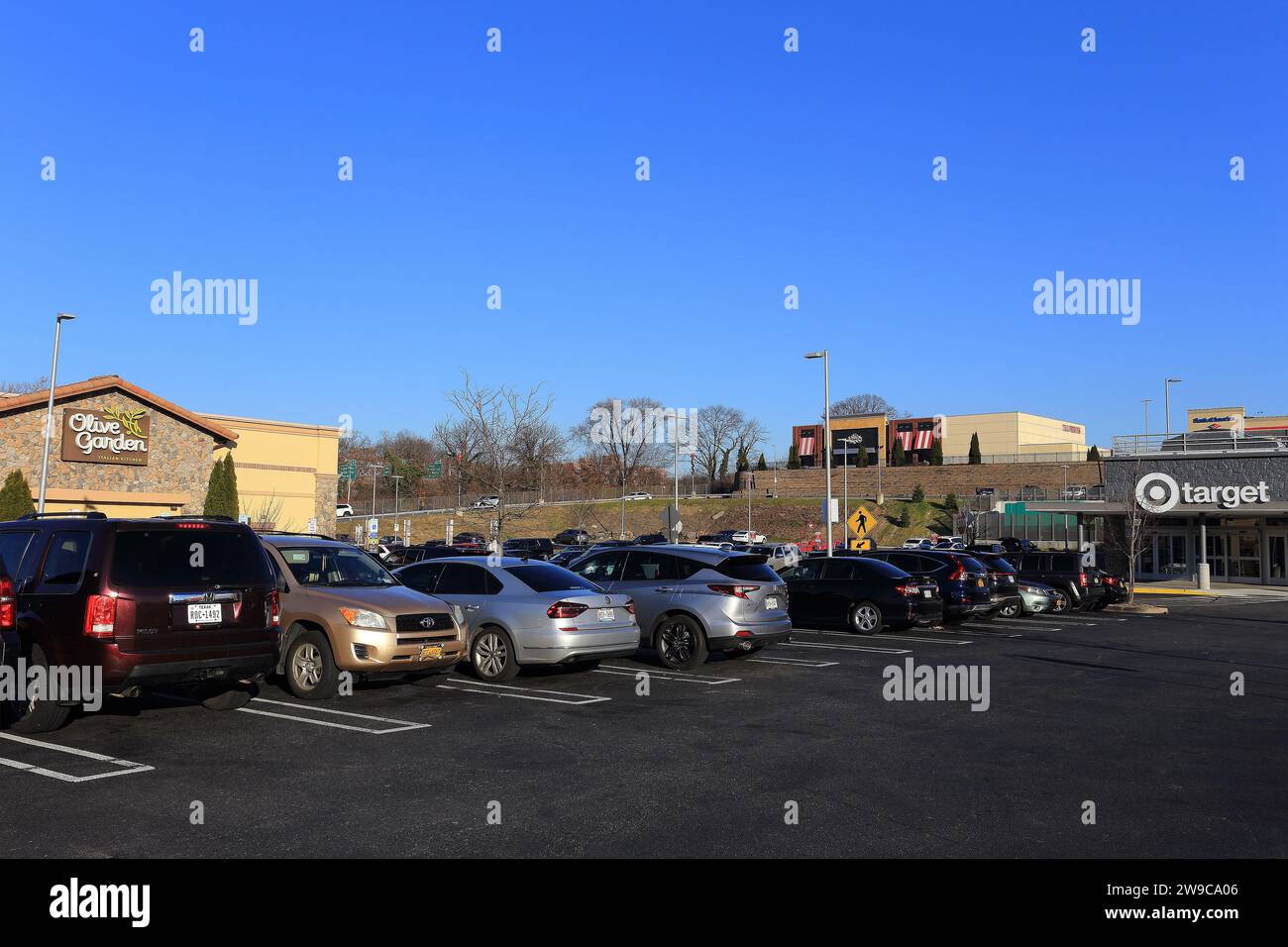 Outdoor mall hi-res stock photography and images - Alamy