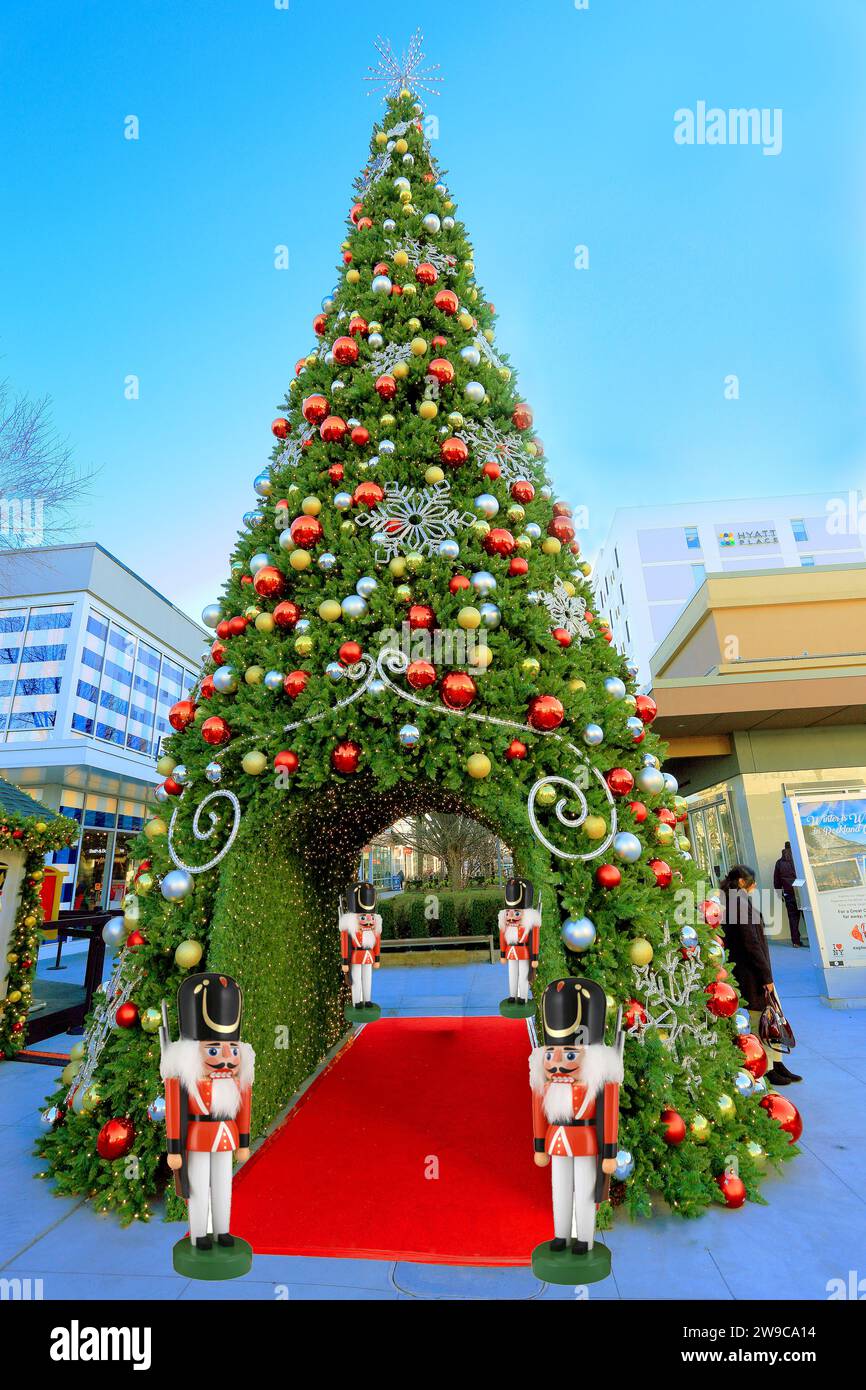 Cross county mall hi-res stock photography and images - Alamy