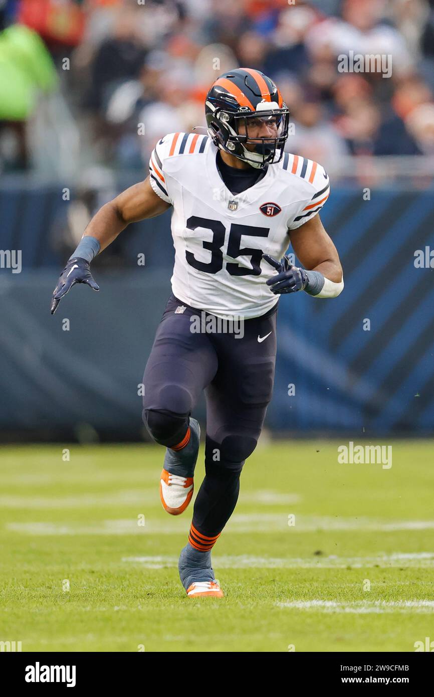 Chicago Bears fullback Khari Blasingame (35) runs on the field during ...