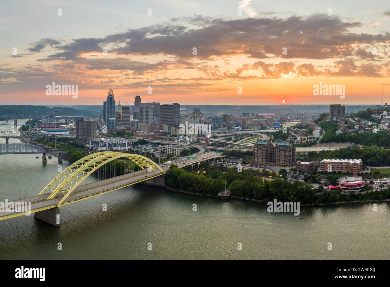 Cincinnati, Ohio with driving cars on Daniel Carter Beard Bridge ...