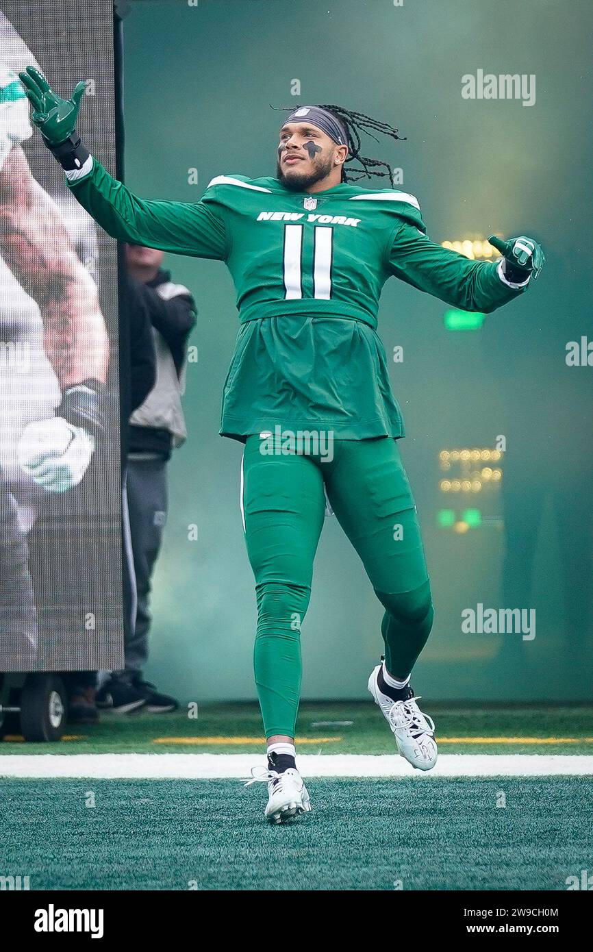 New York Jets linebacker Jermaine Johnson (11) before an NFL football ...