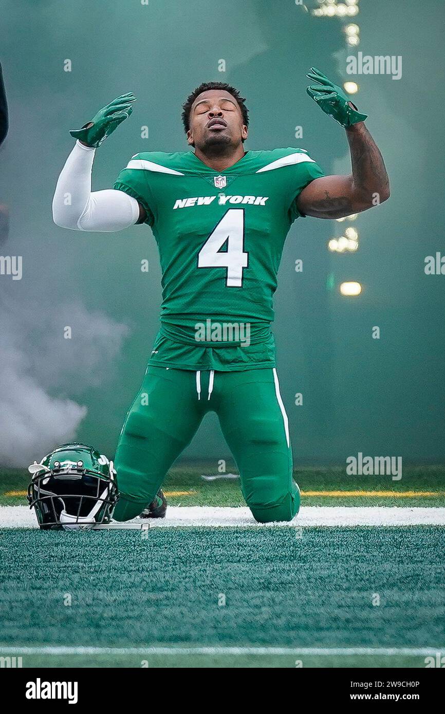 New York Jets cornerback D.J. Reed (4) before an NFL football game ...