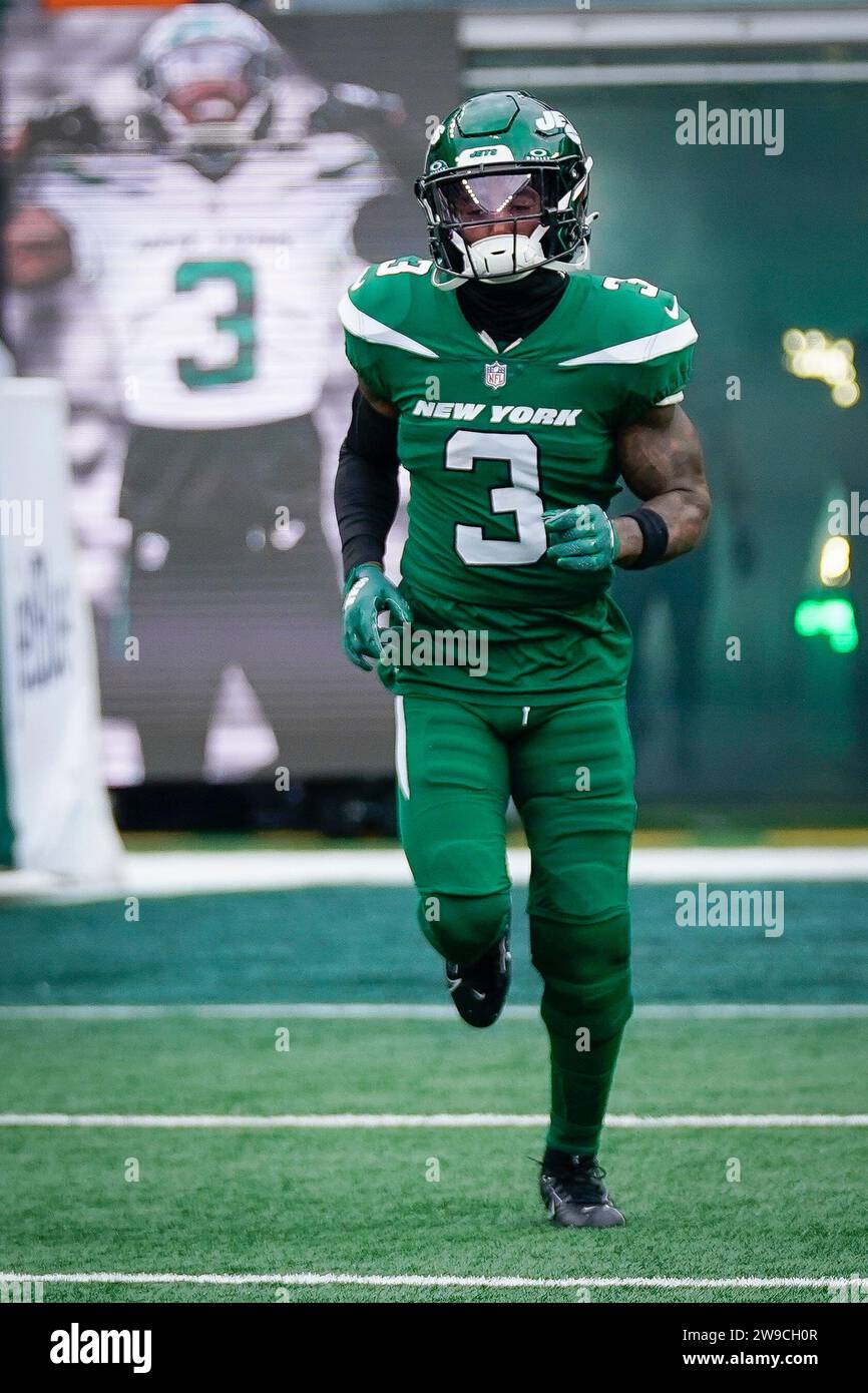 New York Jets safety Jordan Whitehead (3) before an NFL football game ...