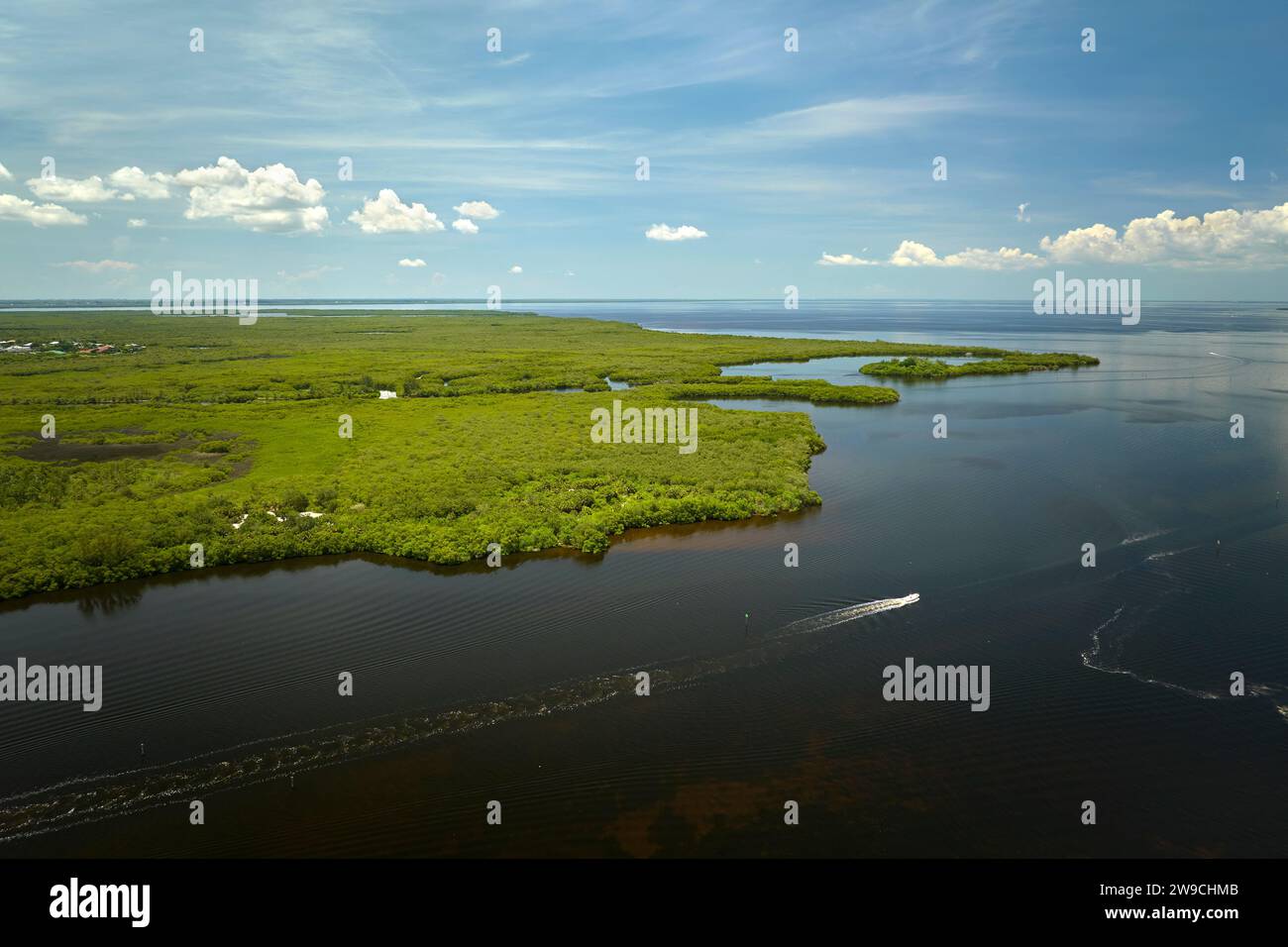 Everglades aerial boat hi-res stock photography and images - Alamy