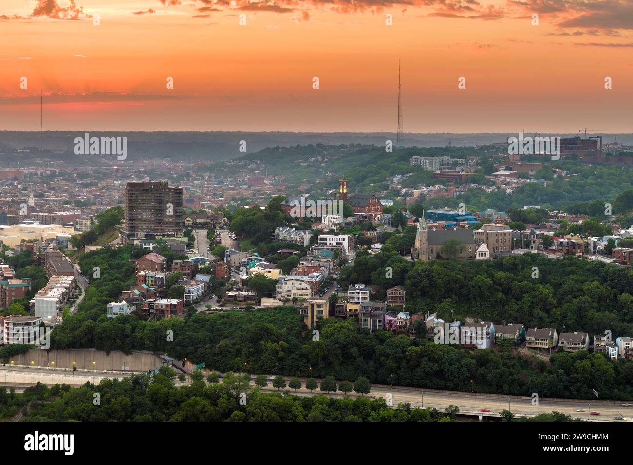 Mount adams historic neighborhood city skyline hi-res stock photography ...