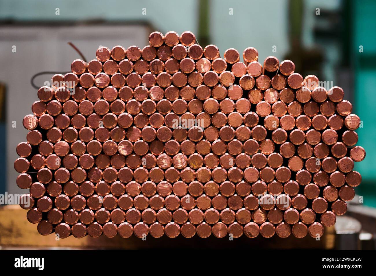 Knitting of copper rods, close-up photo Stock Photo - Alamy