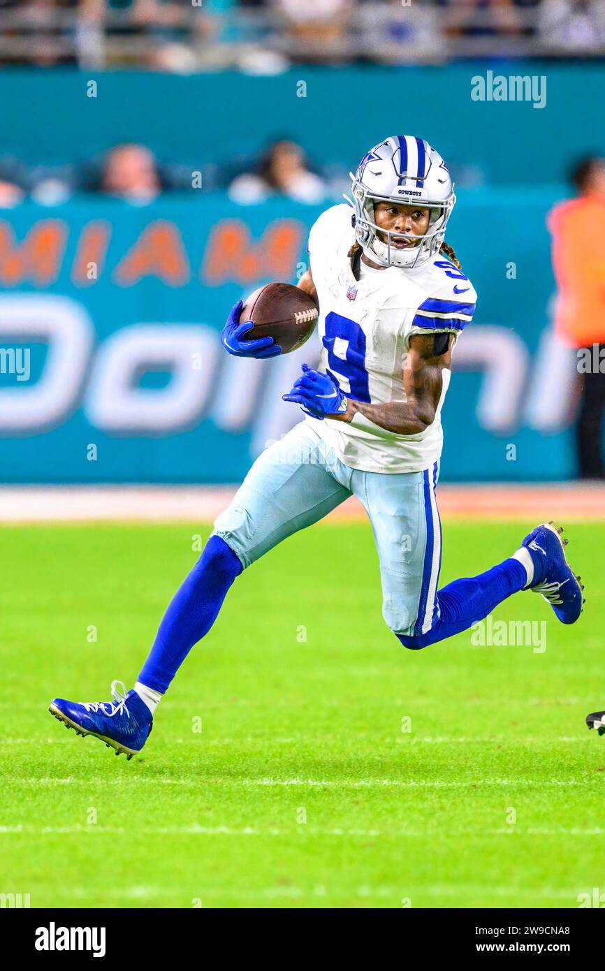 Dallas Cowboys wide receiver KaVontae Turpin (9) runs with the ball ...