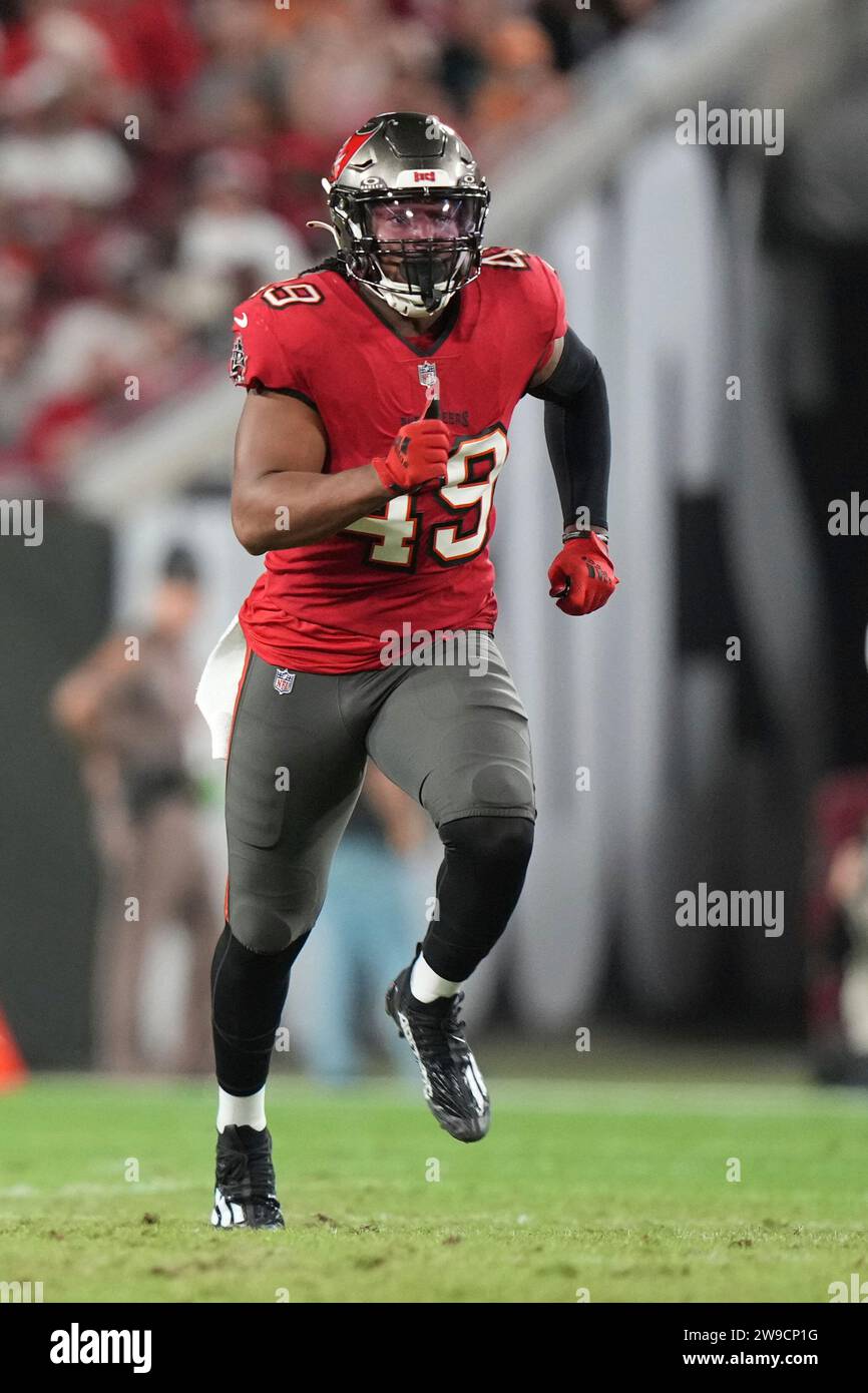 Tampa Bay Buccaneers linebacker SirVocea Dennis (8) covers a kick ...