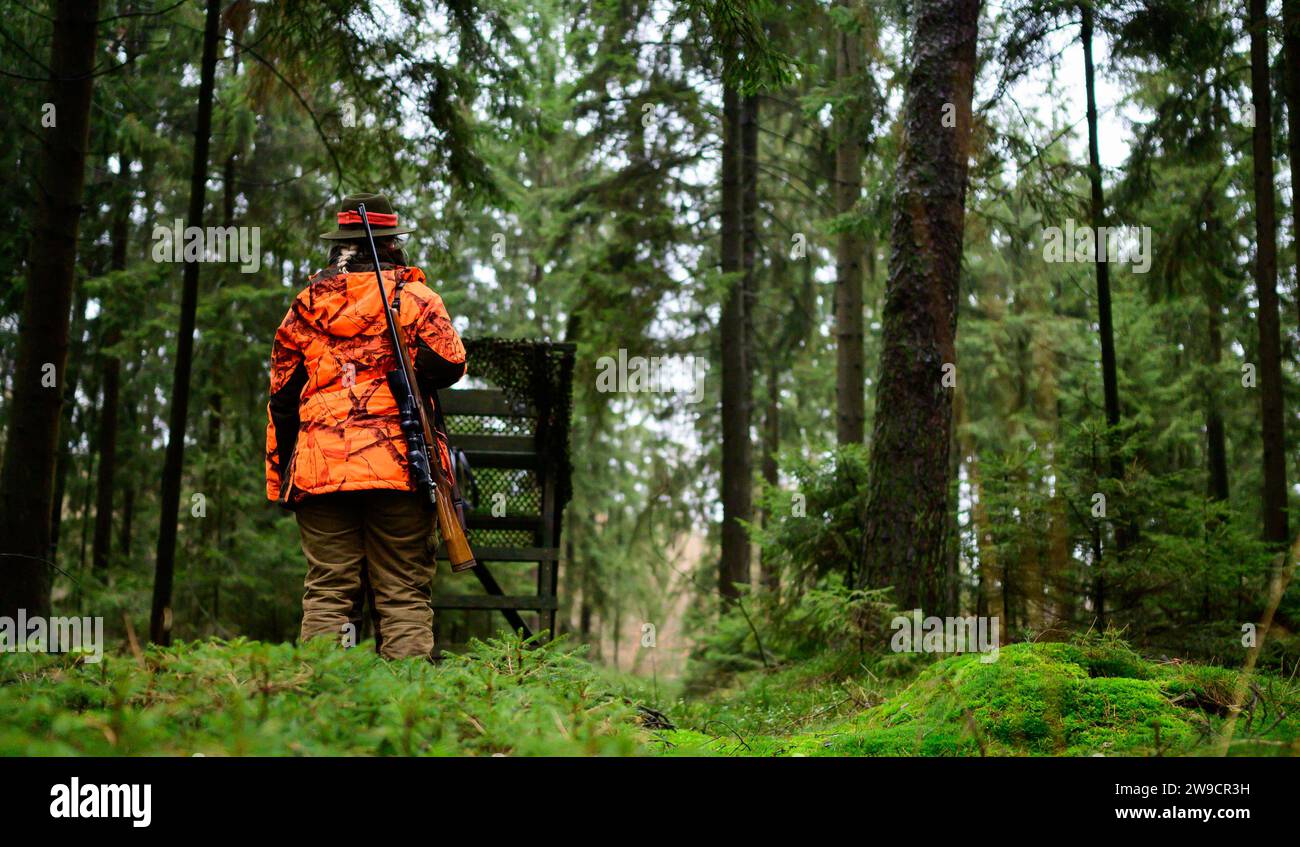 Weaponoutside hi-res stock photography and images - Alamy