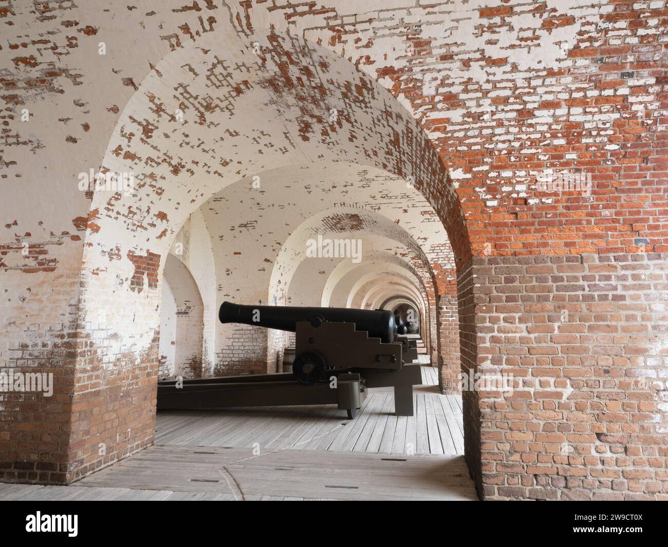Row of cannons in the defensive perimeter buildings of Fort Pulaski ...
