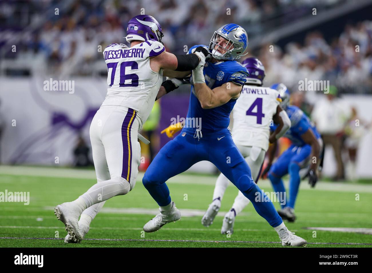Minnesota Vikings offensive tackle David Quessenberry (76) moves ...