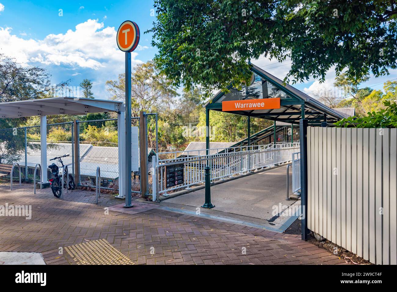 The Heydon Avenue entrance to Warrawee Railway Station on the T1 line ...
