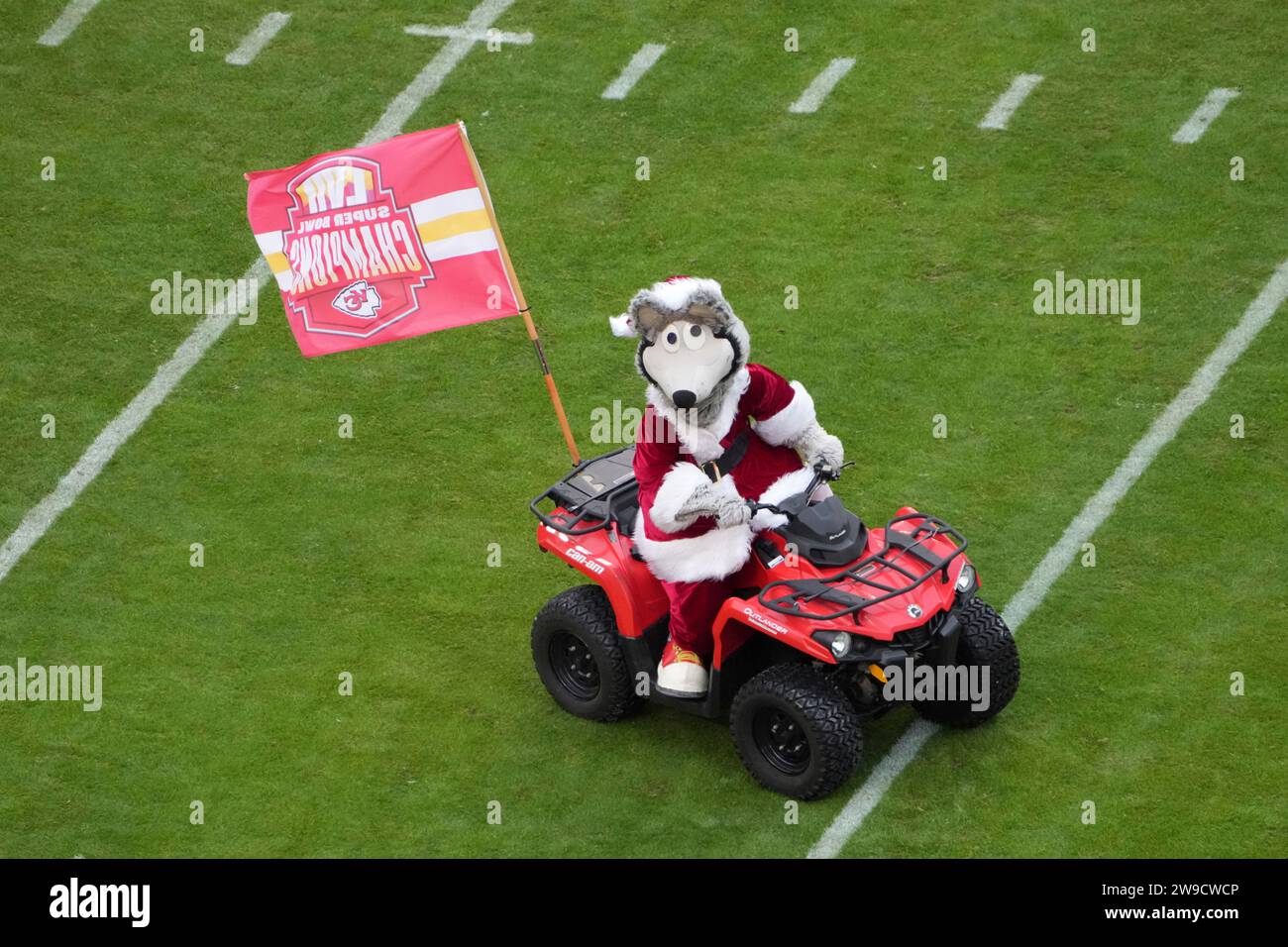 Kansas City Chiefs mascot K.C. Wolf during an NFL football game against ...