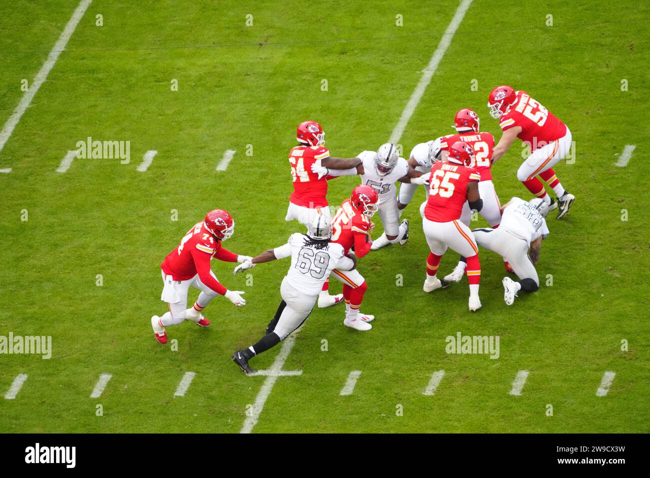 Adam butler raiders hi-res stock photography and images - Alamy