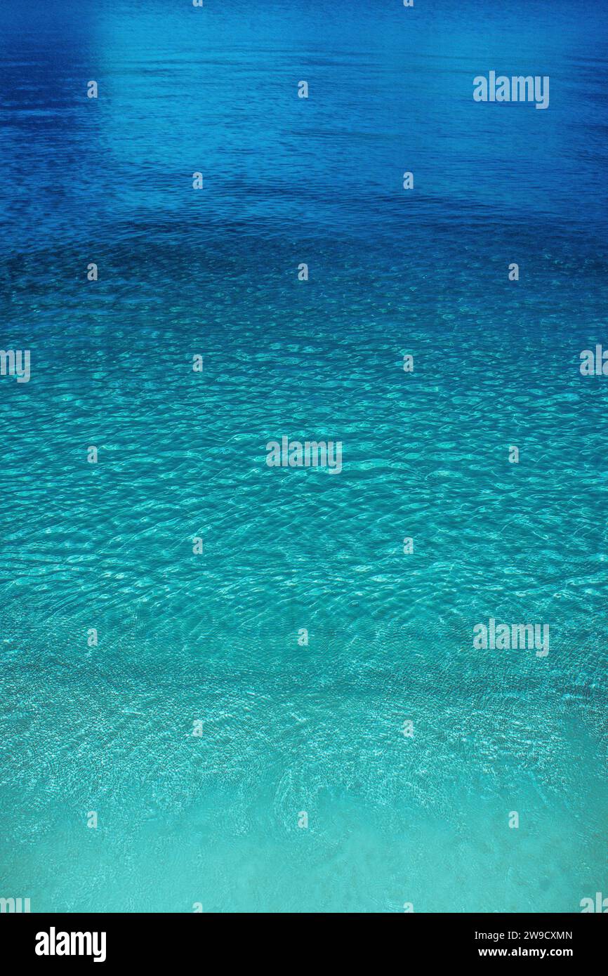 A stunning view of a bright blue ocean Stock Photo - Alamy