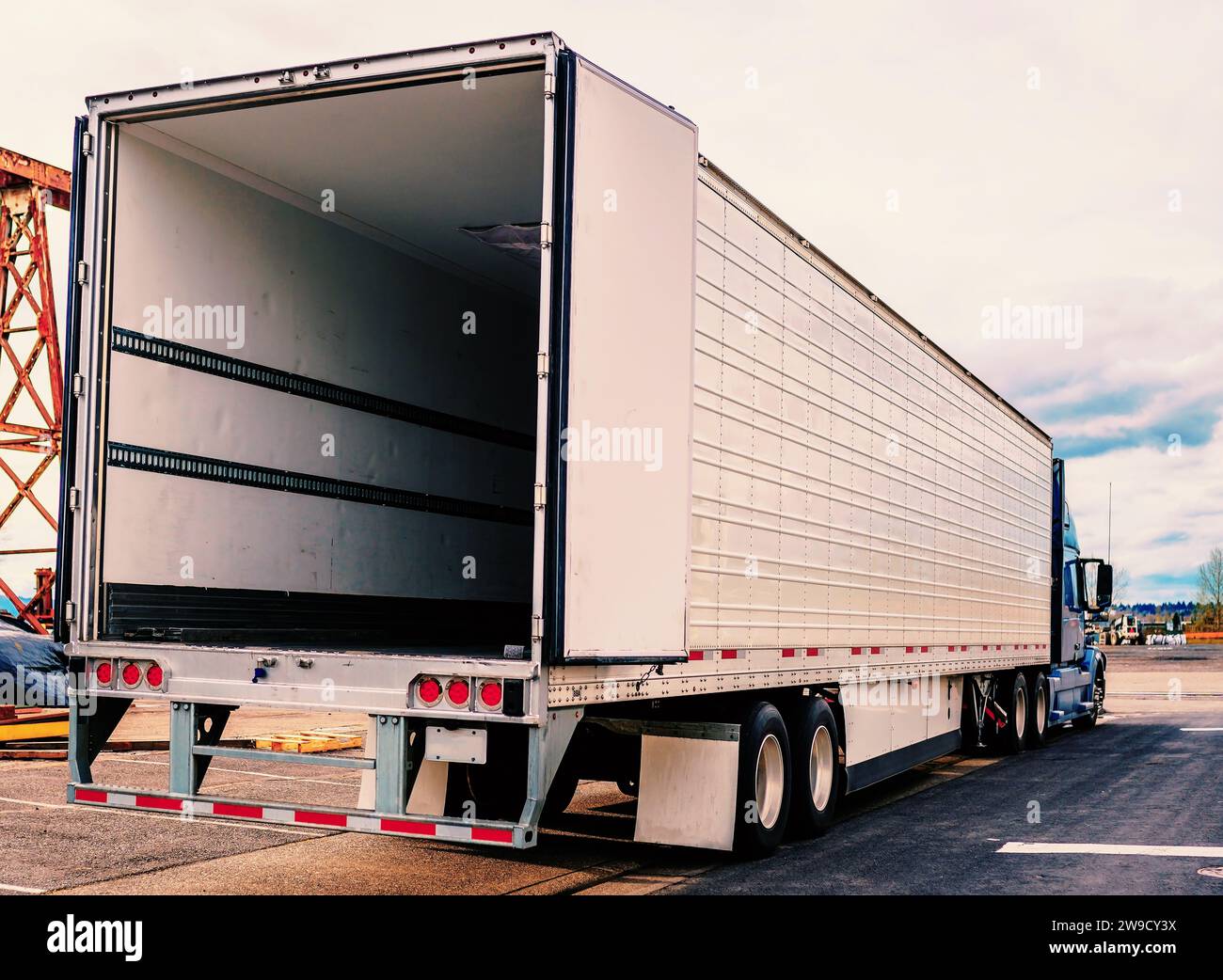 Truck trailer wheels hi-res stock photography and images - Alamy