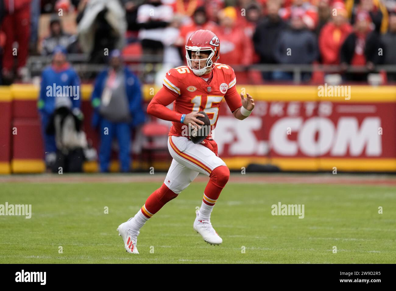 Kansas City Chiefs quarterback Patrick Mahomes runs the ball during the ...