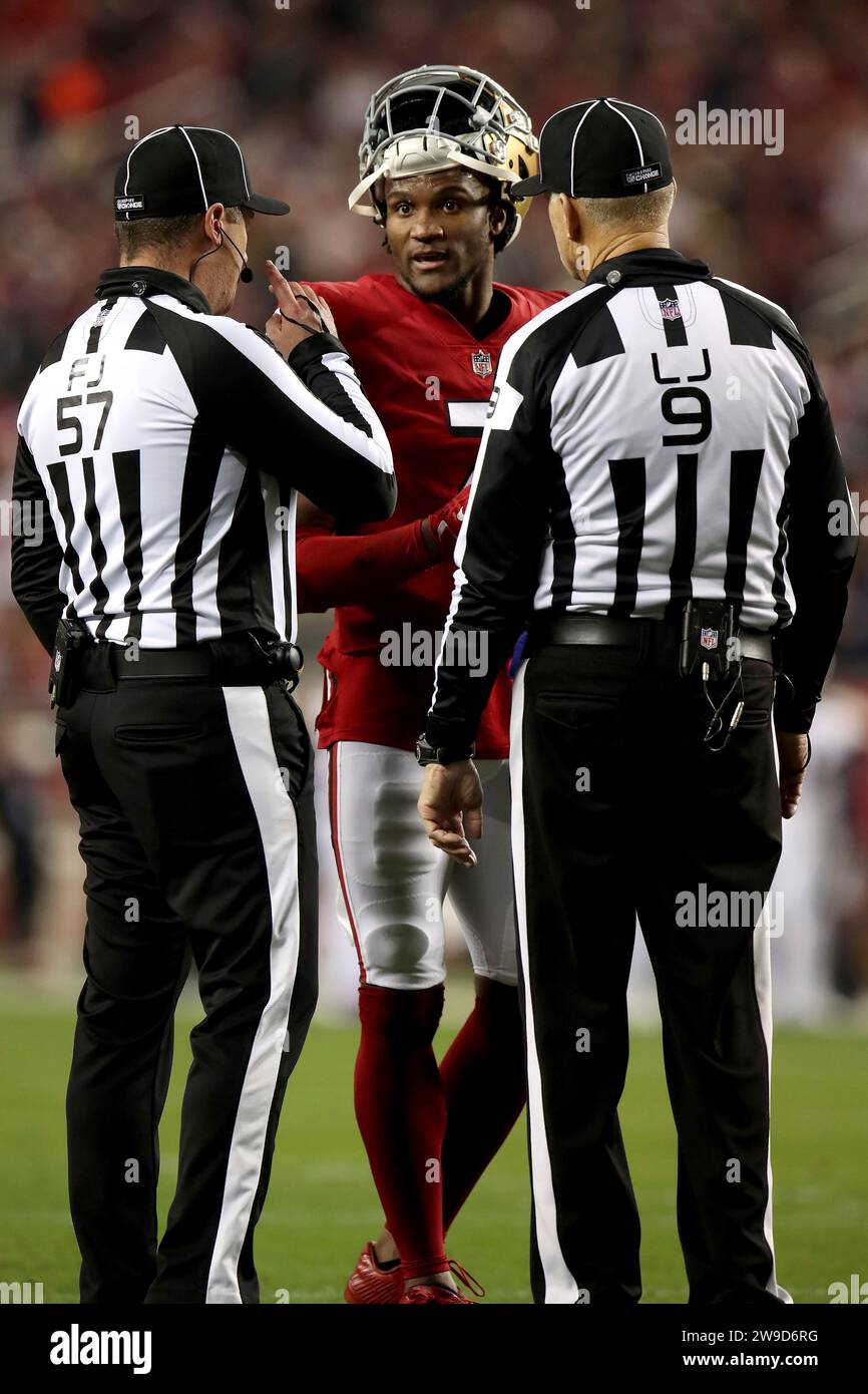 San Francisco 49ers cornerback Charvarius Ward (7) talks with field ...