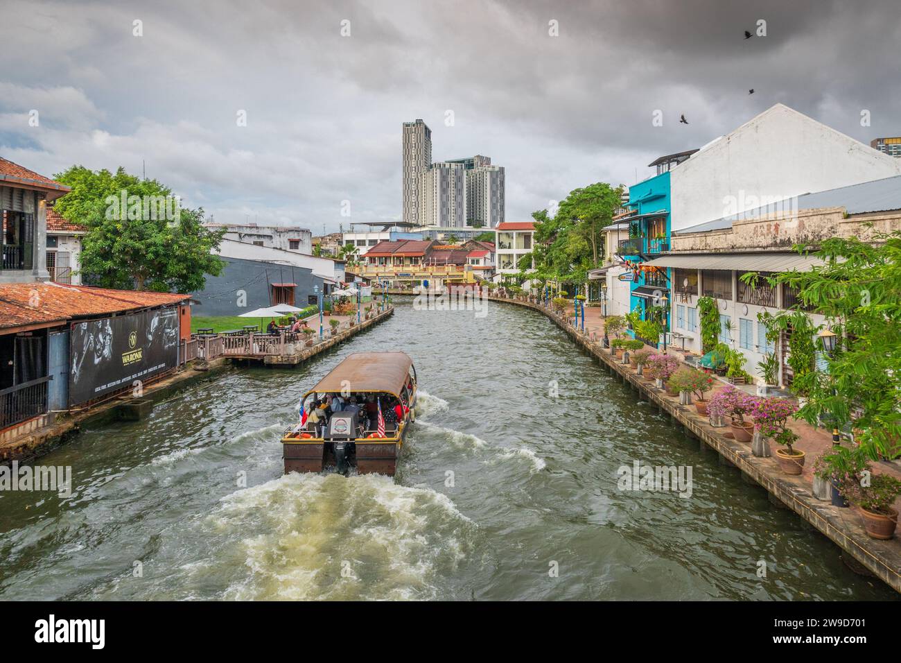 Malacca melaka river cruise view hi-res stock photography and images ...