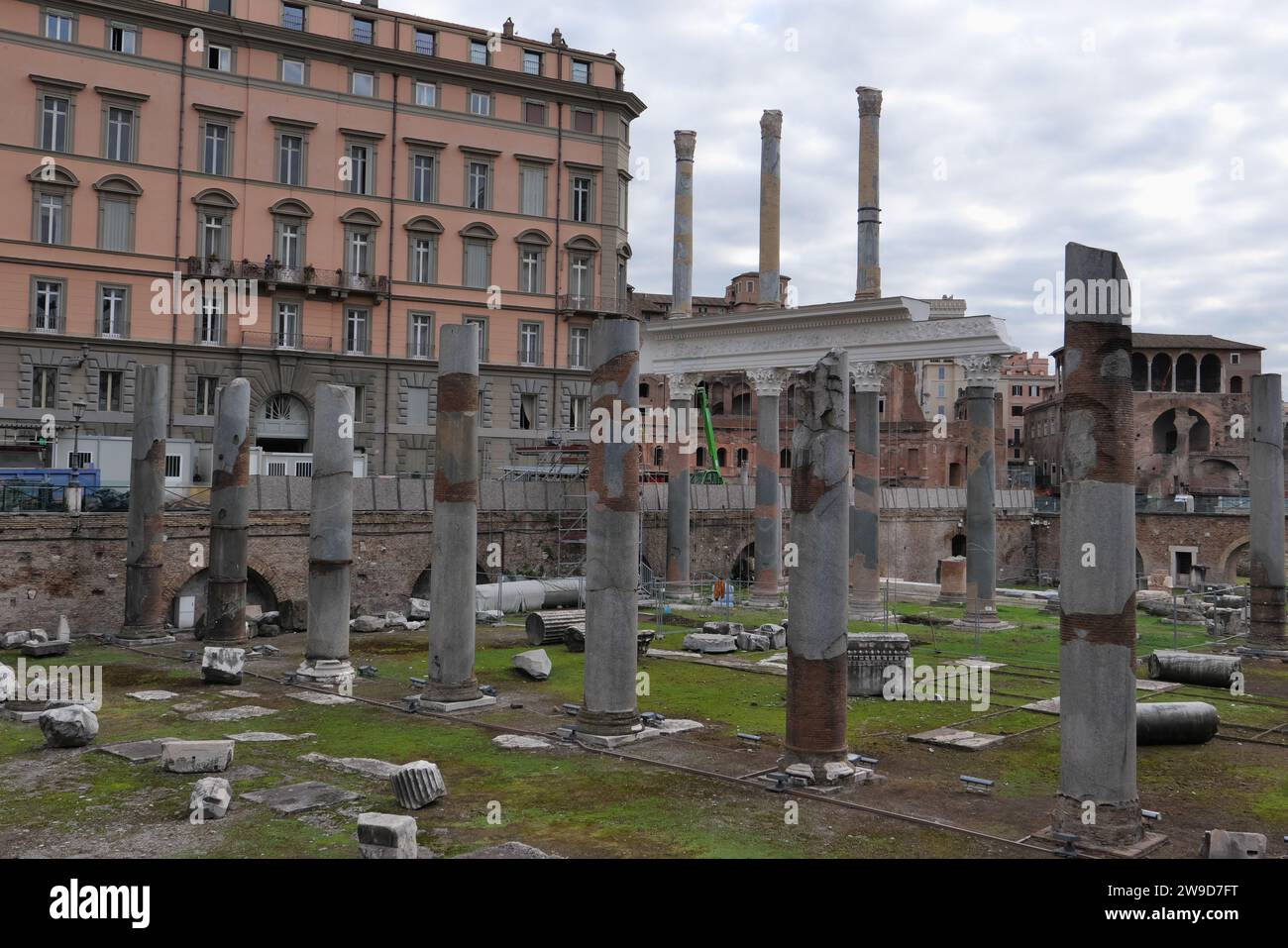 IN TRAJAN'S FORUM THE ULPIA BASILICA IS REBORN WITH THE DOUBLE ...