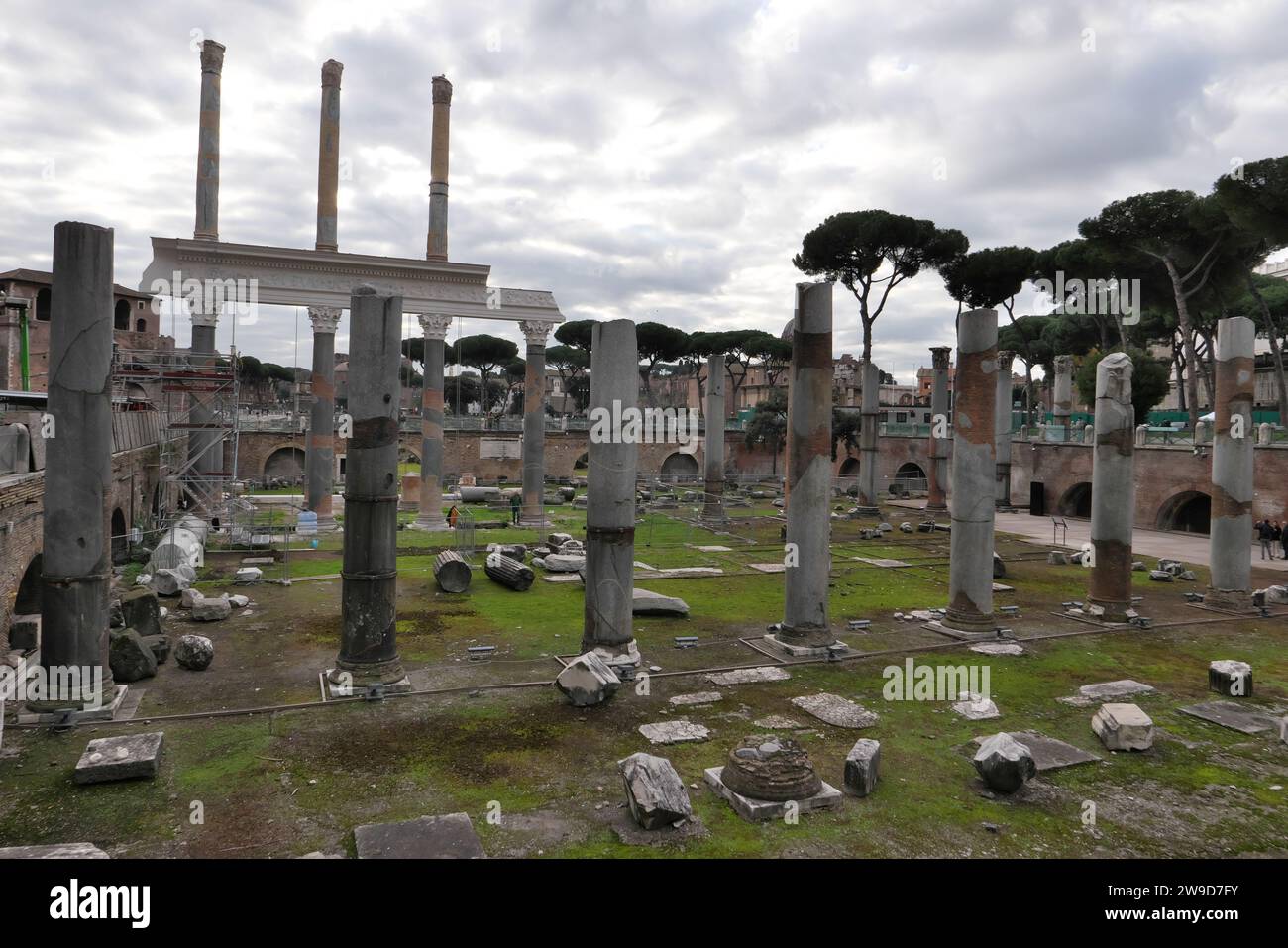 IN TRAJAN'S FORUM THE ULPIA BASILICA IS REBORN WITH THE DOUBLE ...