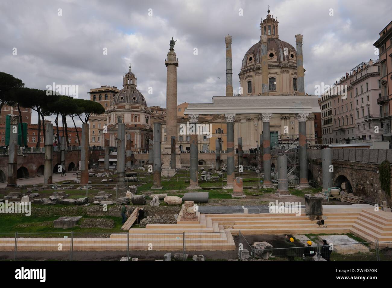 IN TRAJAN'S FORUM THE ULPIA BASILICA IS REBORN WITH THE DOUBLE ...