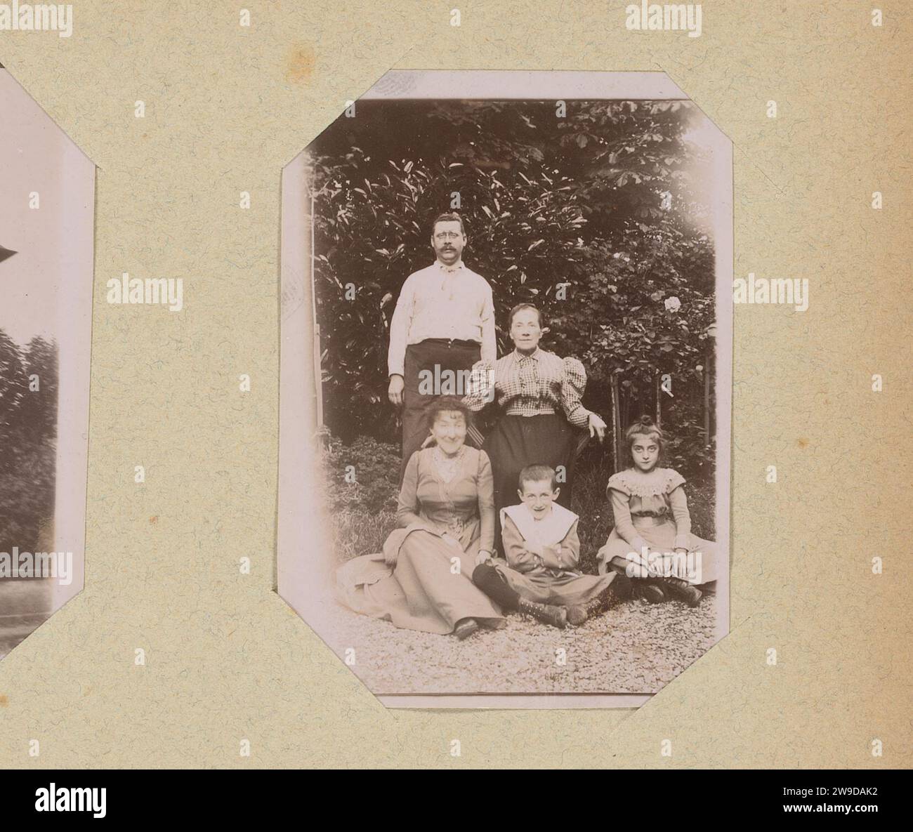 Group portrait of a family, Anonymous, 1897 - 1900 photograph This ...