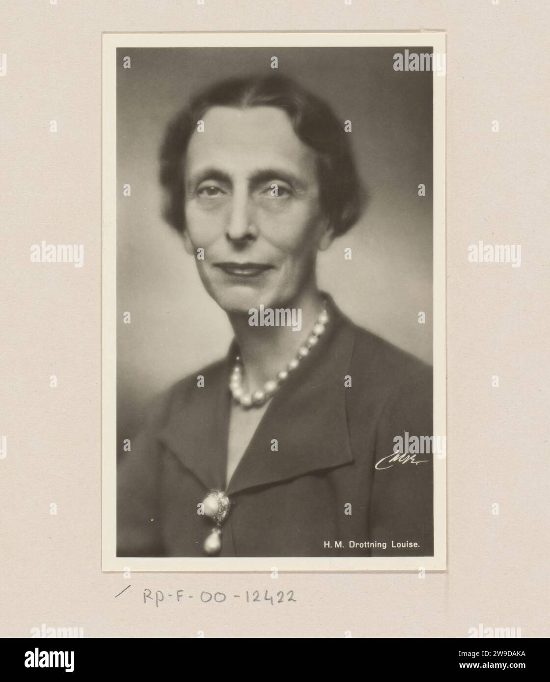 H.M. Drotting Louise, anonymous, 1950 photograph baryta paper ...