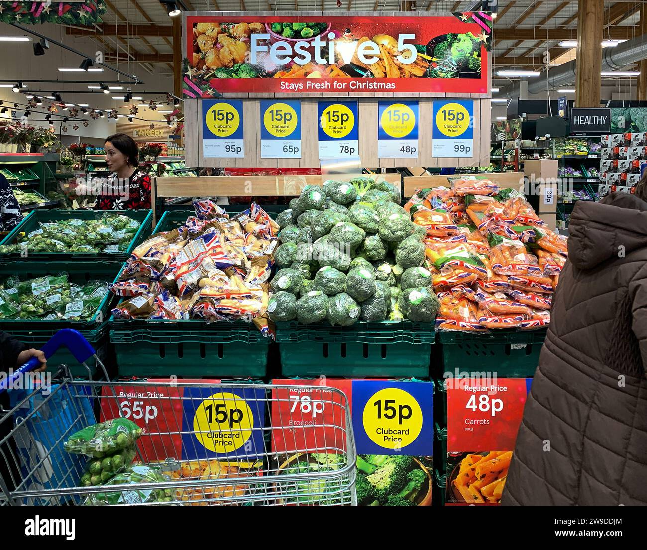 Taplow, UK. 24th December, 2023. Brussels Sprouts, parsnips, broccoli ...