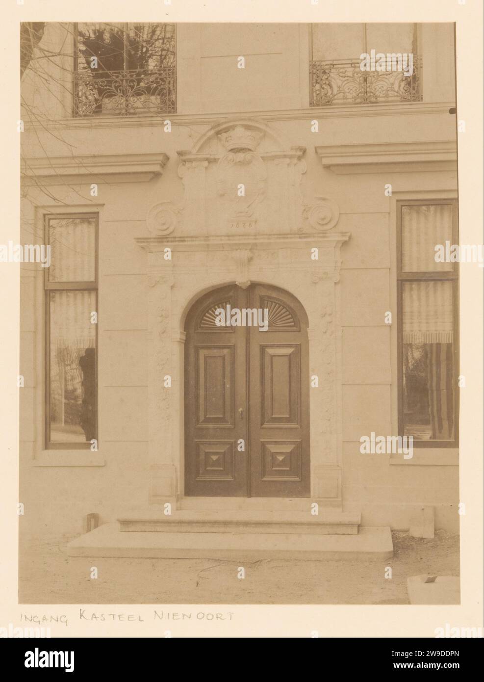 Portaal van Borg Nienoord in Leek, Anonymous (Monumentenzorg ...