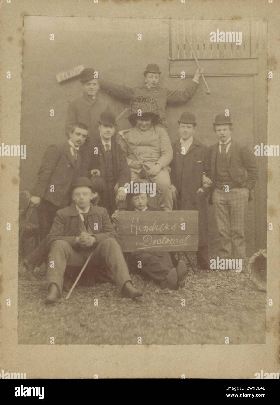 Group portrait of students during the Doctoral Party of Student Hendrik ...