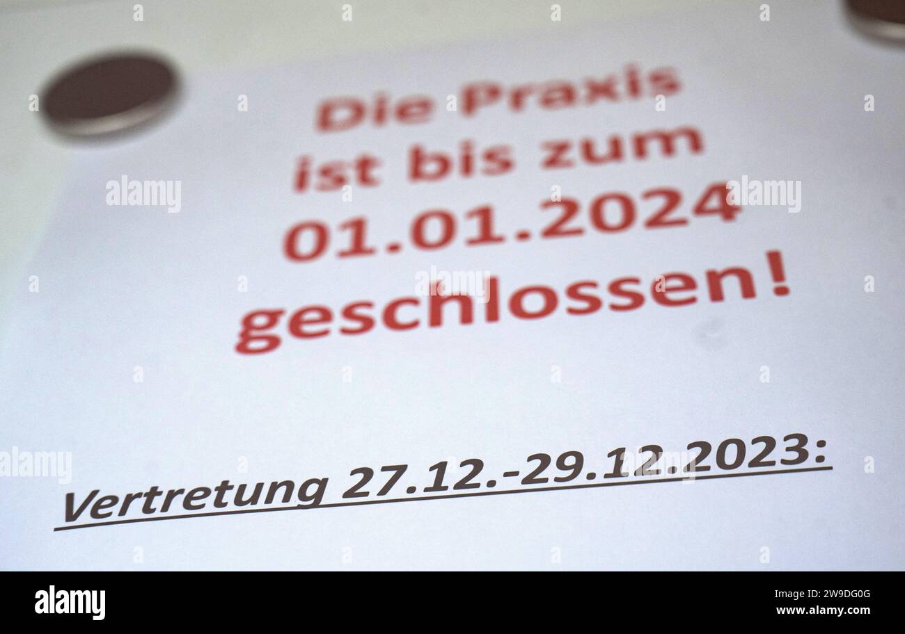 Surgery closed sign hi-res stock photography and images - Alamy