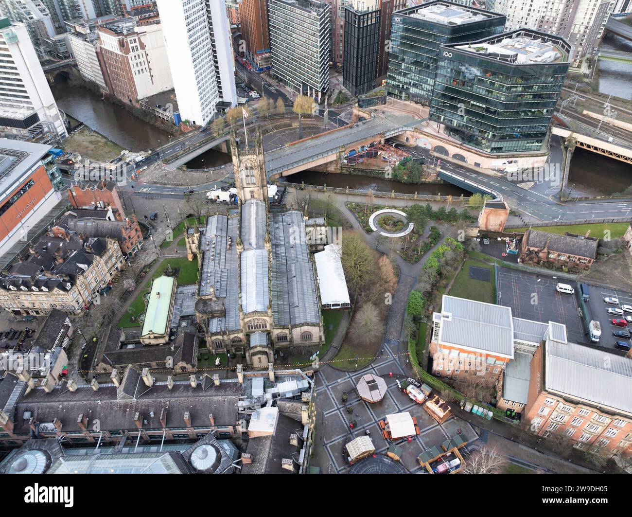 Manchester cathedral gardens hi-res stock photography and images - Alamy
