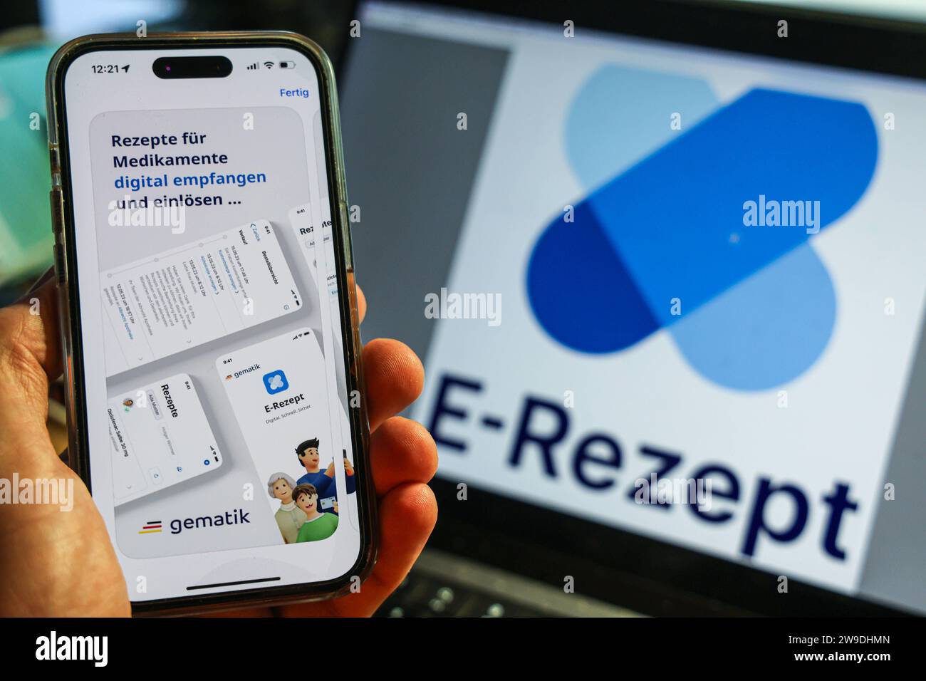 Das E-Rezept, App auf dem iPhone. Das E-Rezept für Deutschland. Rezepte für Medikamente digital ...
