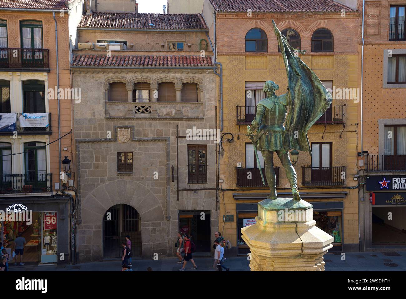 The statue of Juan Bravo and the Renaissance palaces of Medina del ...