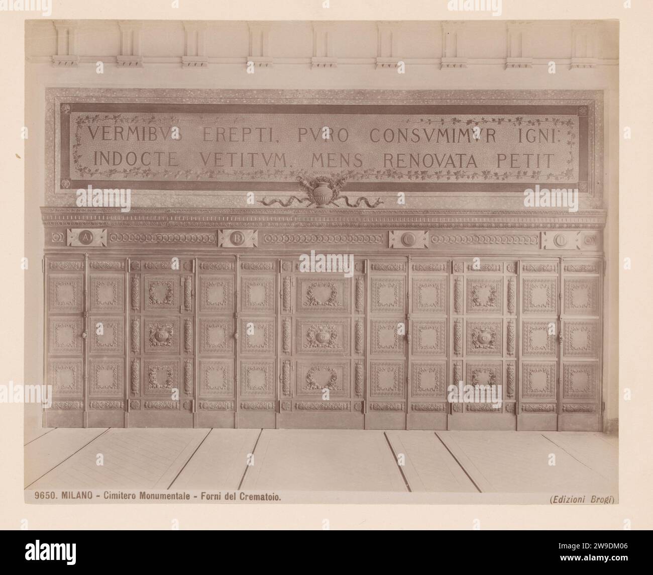 Detail Van Het Monument Cova Chierichetti, Monumental Cemetery, Milaan ...