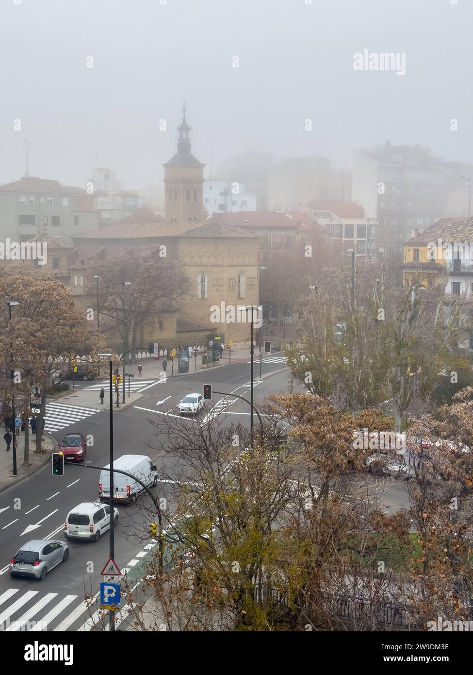 Foggy winter cityscape as temperatures go down in Zaragoza, Spain Stock ...