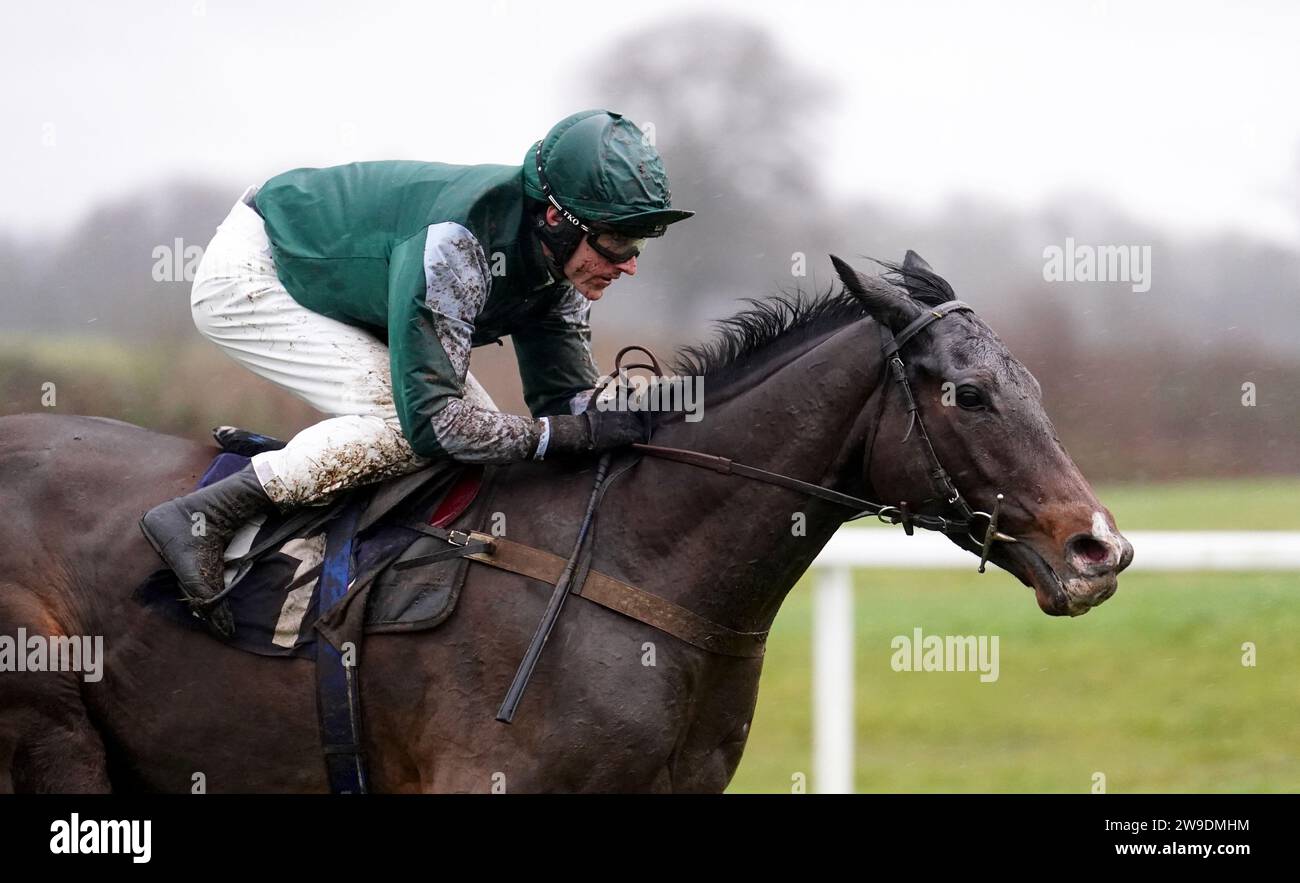 Minella Blueway ridden by Adam Wedge wins The Play Coral Racing-Super ...