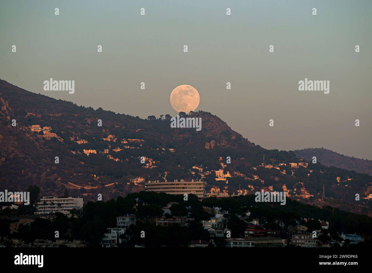 Malaga, Spain. 26th Dec, 2023. The full moon of December, known as the ...
