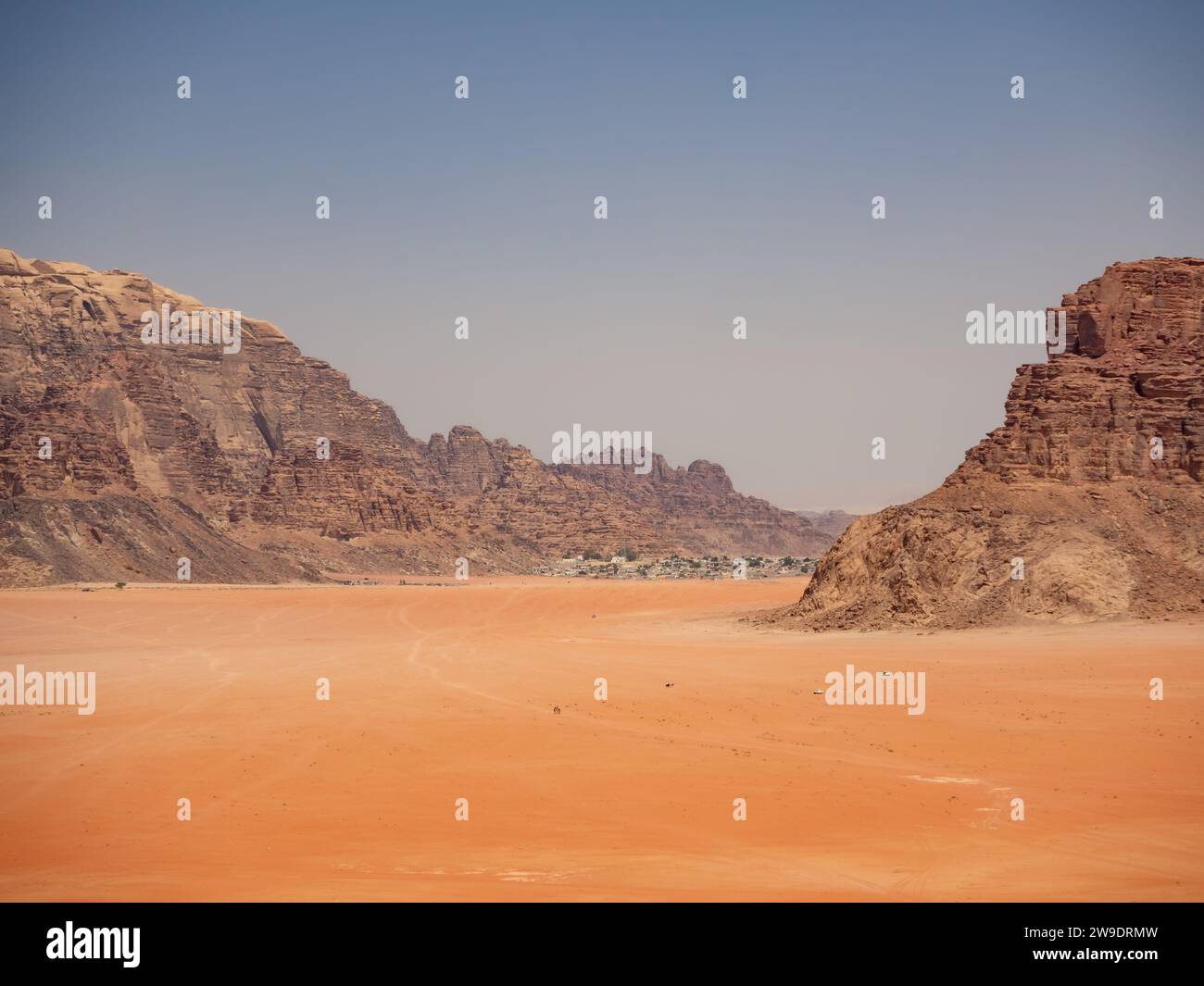 Moon valley saudi arabia hi-res stock photography and images - Alamy