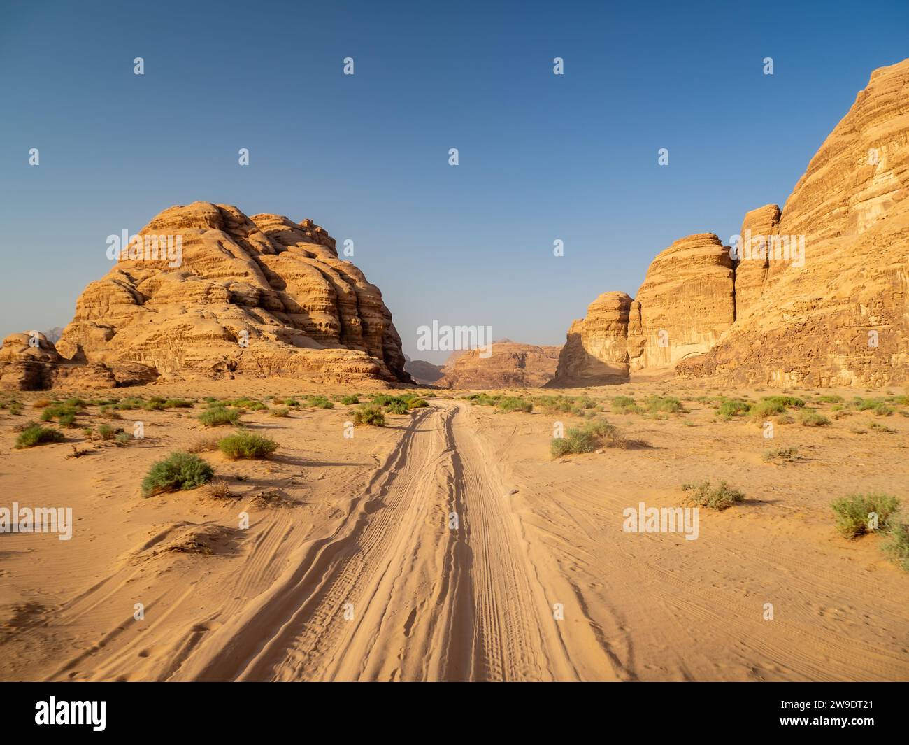 Moon valley saudi arabia hi-res stock photography and images - Alamy