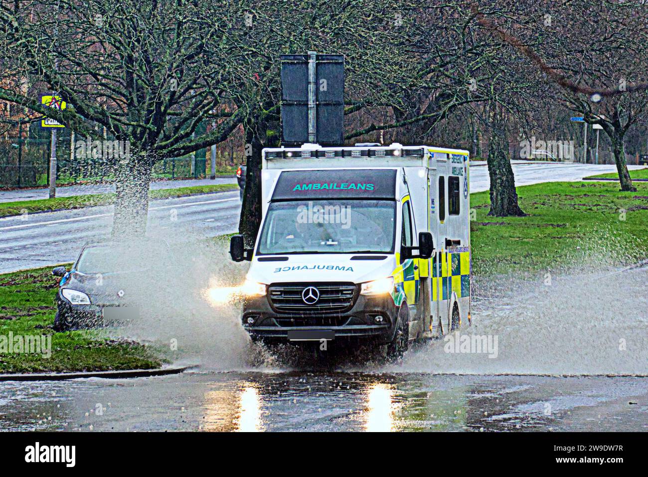 Glasgow, Scotland, UK. 27th December, 2023. UK Weather: Storm Gerrit ...