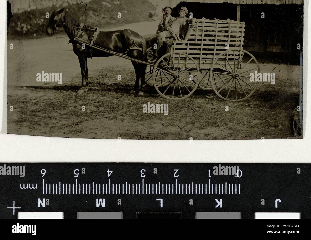 Black horse drawn carriage hi-res stock photography and images - Alamy