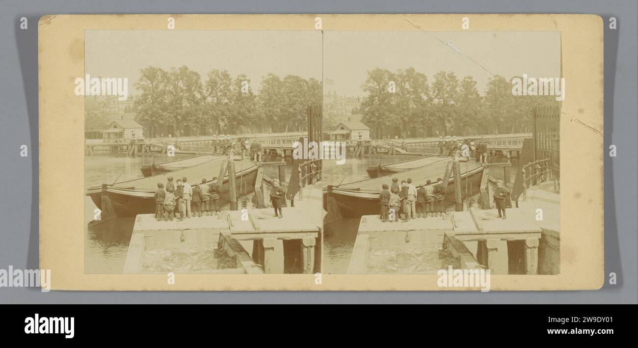 Children on a jetty look at a barge where some men are fishing, the Netherlands, 1879 - 1910 ...