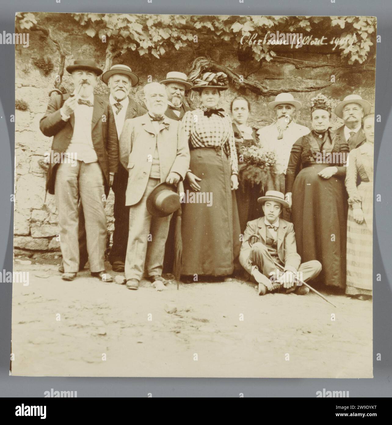 Portrait of seven men in the street hi-res stock photography and images ...