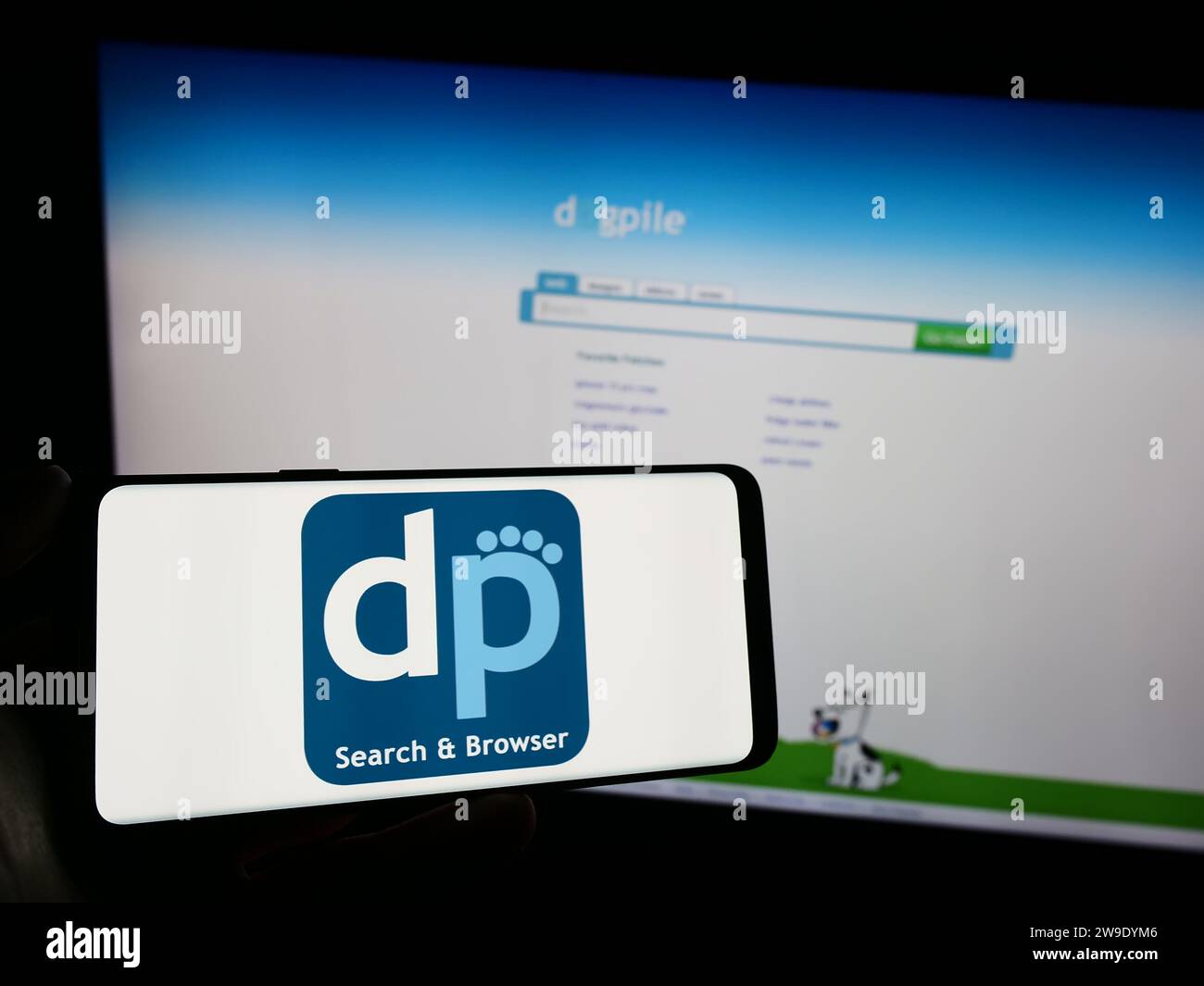 Dogpile logo hi-res stock photography and images - Alamy