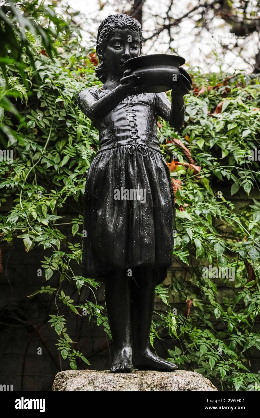 Lady Helen Somerset memorial statue and children's fountain, Victoria ...