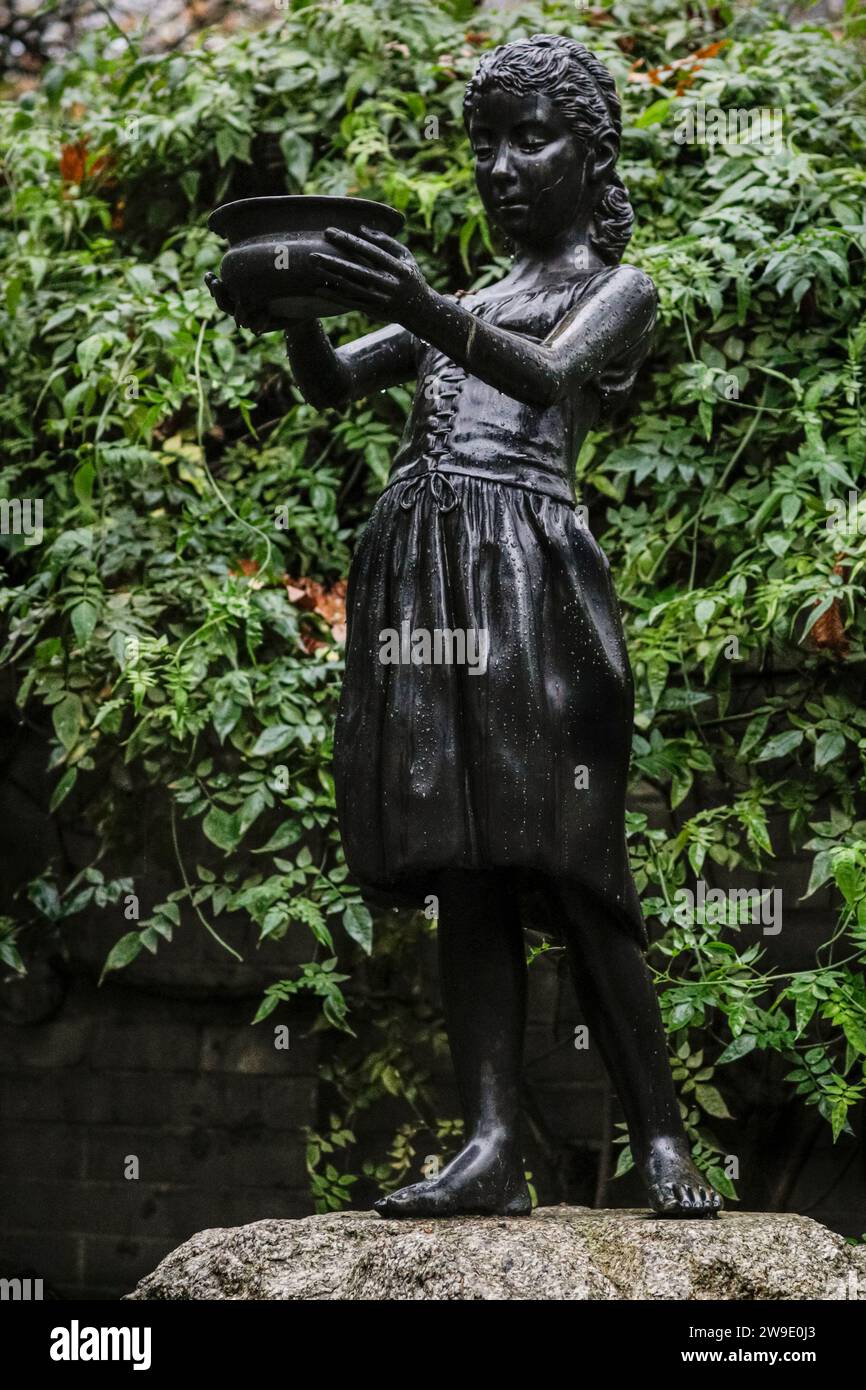 Lady Helen Somerset memorial statue and children's fountain, Victoria ...